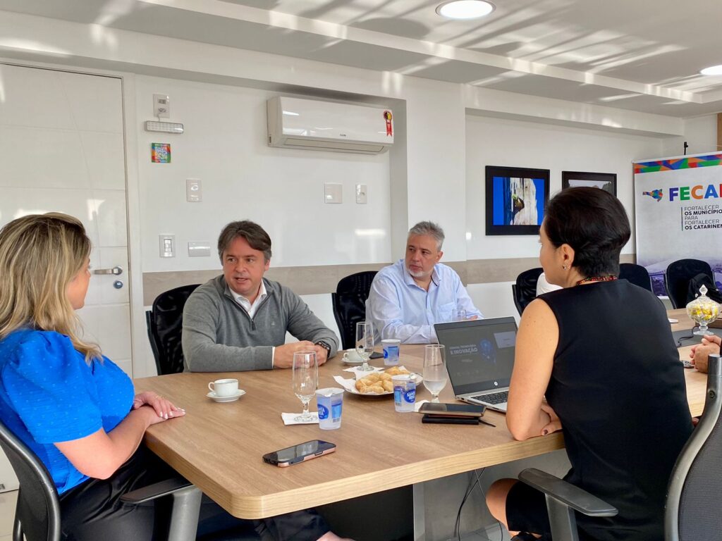 Visita a FECAM: parceria com municípios para fortalecer projetos da ...